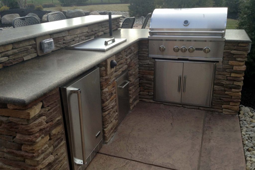 Outdoor Grill and Counter - Cincinnati StoneWorks